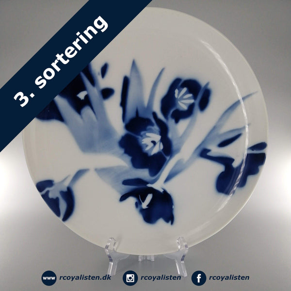 Royal Copenhagen Mette Hannemann Dish (36 cm) - #547 – RCoyalisten.dk